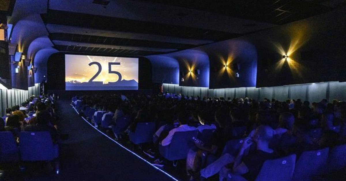 Ο εμβληματικός κινηματογράφος Όπερα στην Αθήνα επαναλειτουργεί από το ...