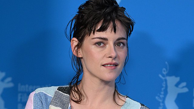 Viral Kristen: Εξώφυλλο στο Rolling Stone και πρες κόνφερανς στην ...